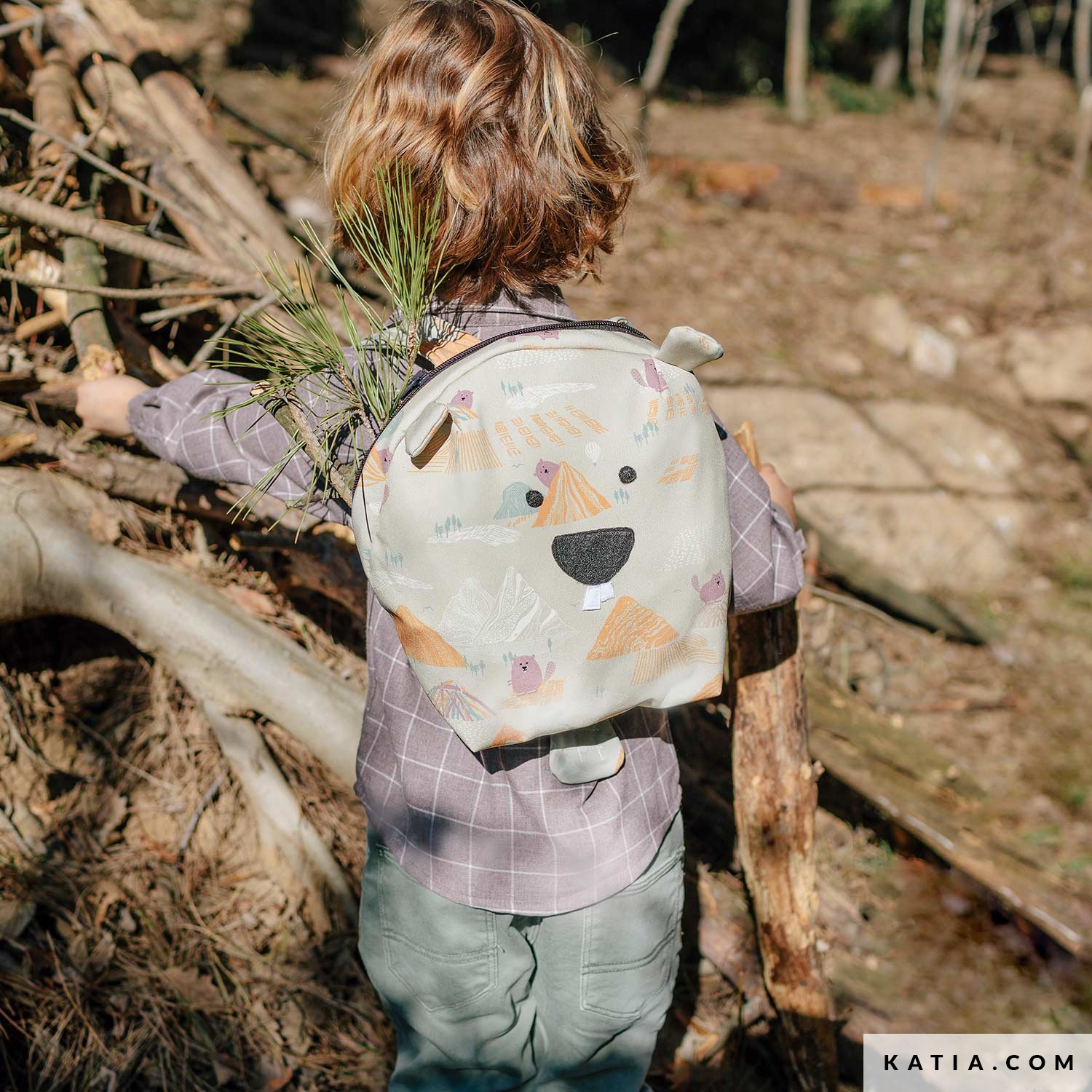 SH1 - Beaver and Mountains Soft-Shell Fabric - Autumn / Winter | Katia.com