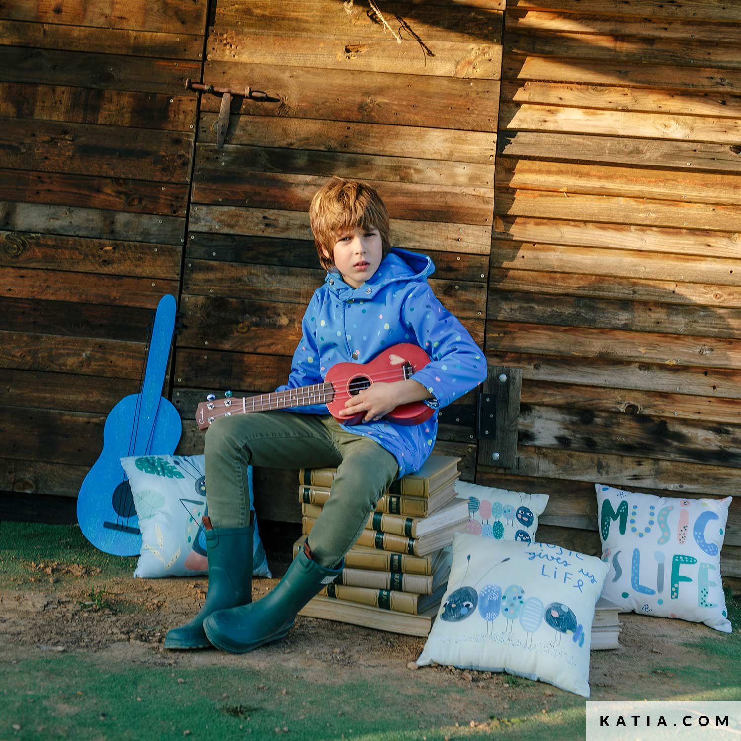 SH4 - Ants & Music Soft-Shell Fabric - Autumn / Winter | Katia.com