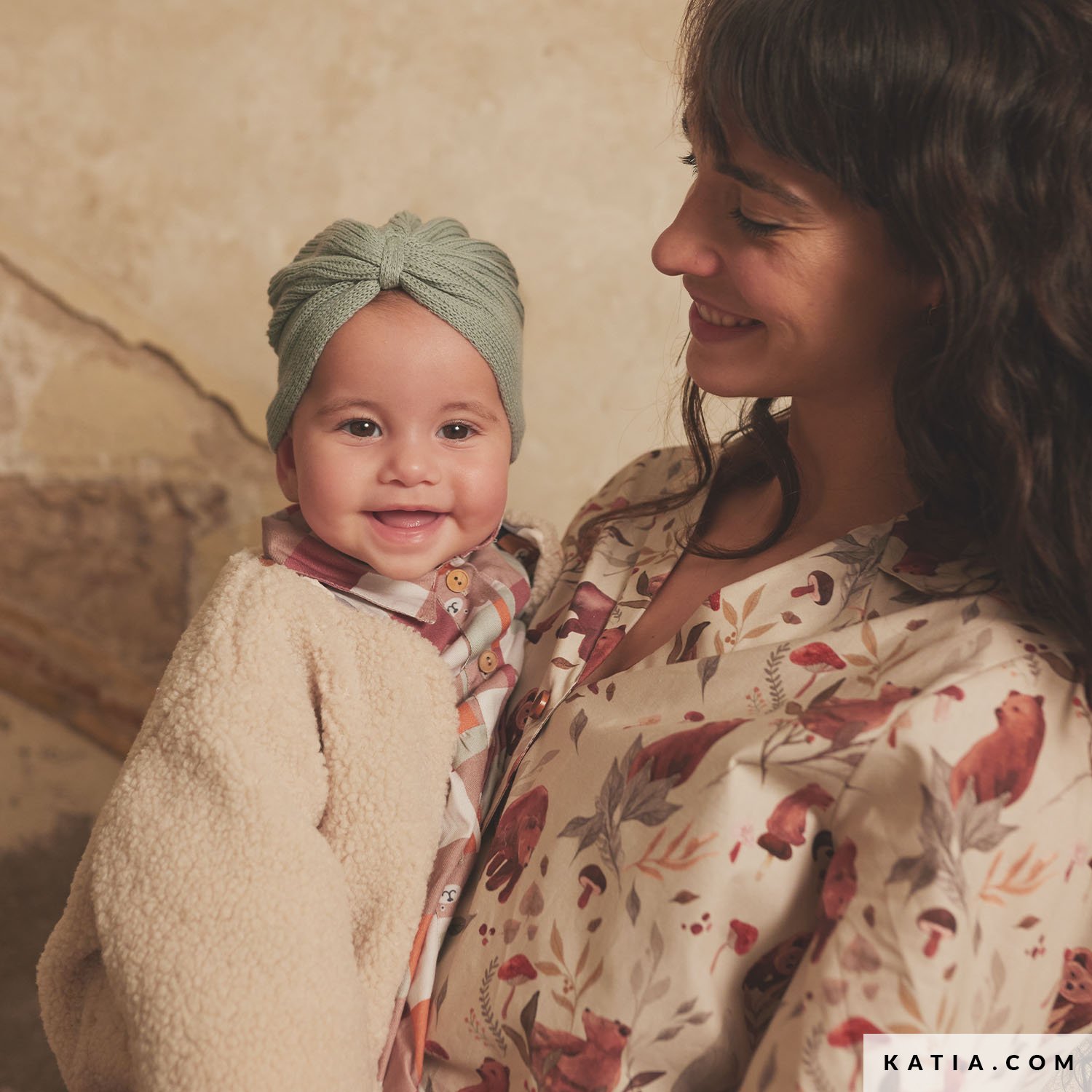 Tela de borreguito Sherpa Fabric en color rosa - Otoño / Invierno | Katia.com