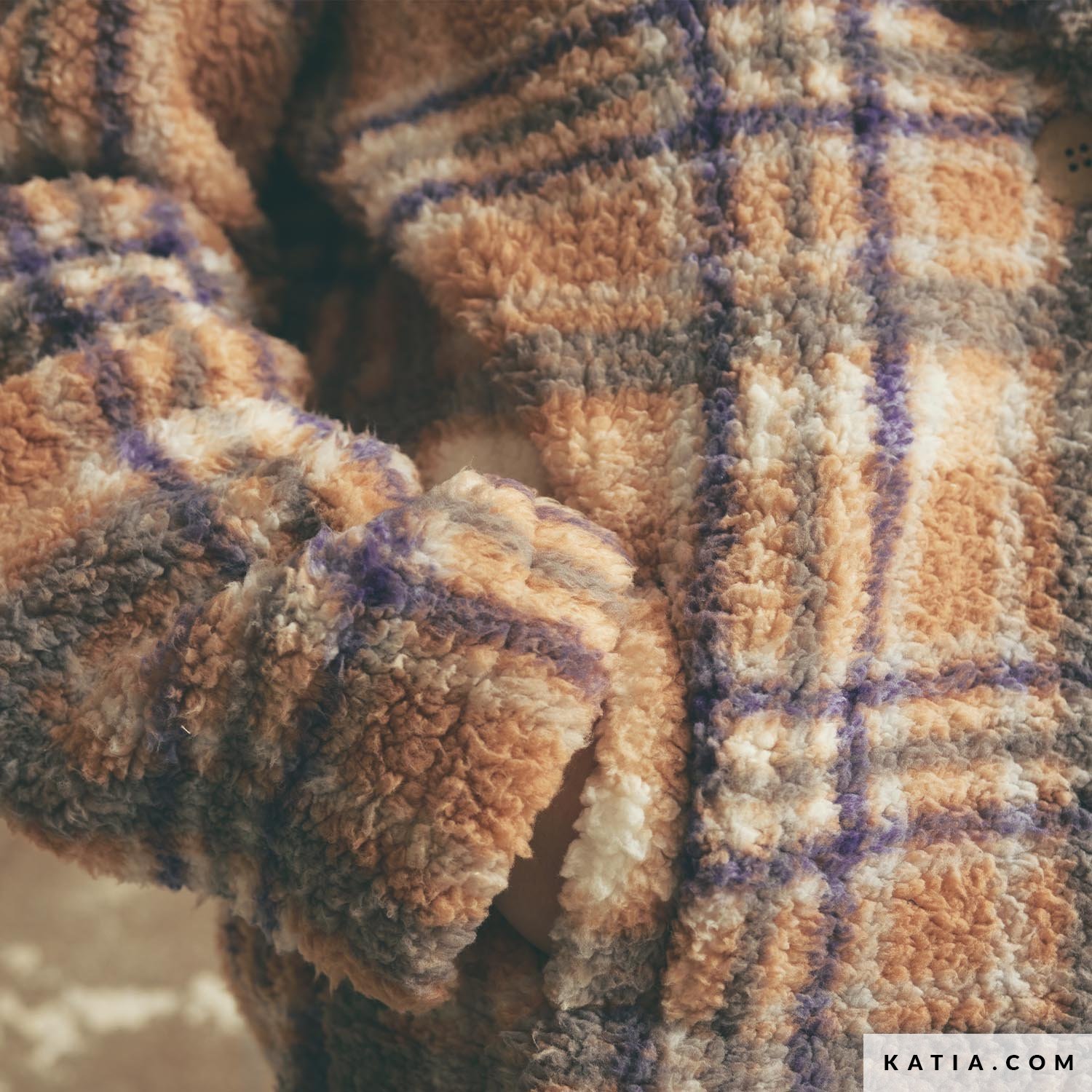 Autumn Plaid Sherpa Print sheepskin fabric - Autumn / Winter | Katia.com