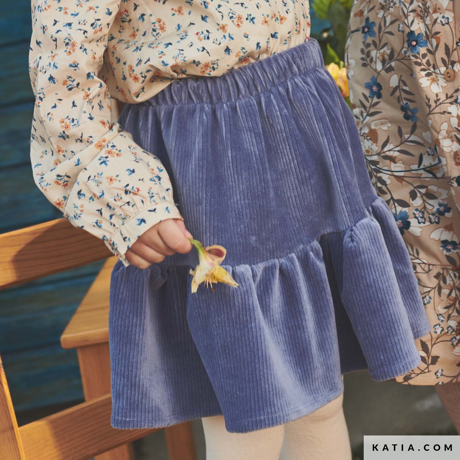 Elastic Knit Corduroy Tourmaline Blue fabric - Autumn / Winter | Katia.com