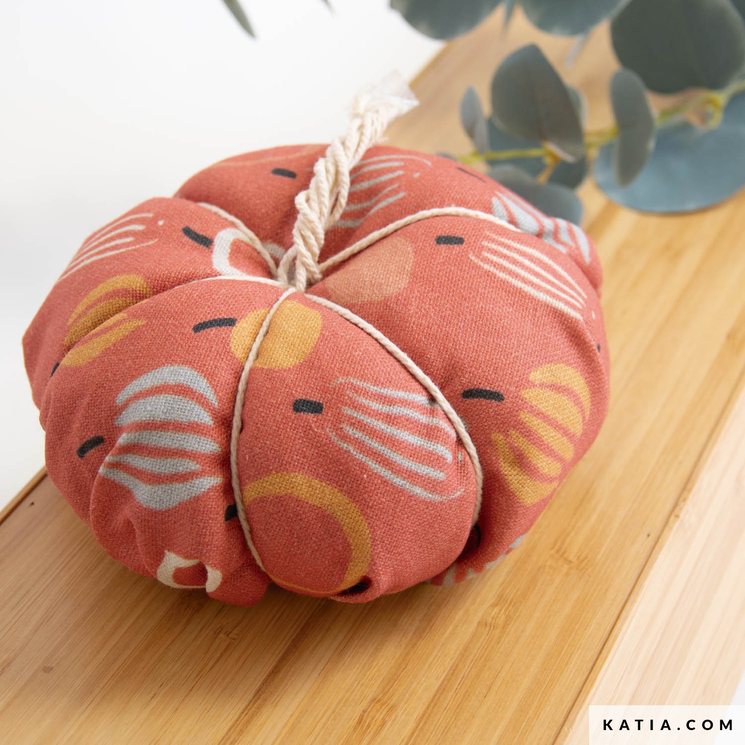 Pumpkin print cotton canvas fabric - | Katia.com