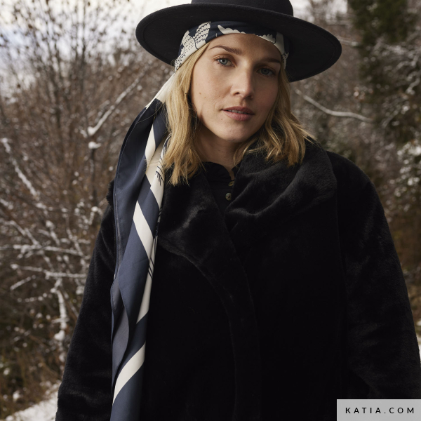 Black short-pile faux fur polar fleece fabric - Autumn / Winter | Katia.com