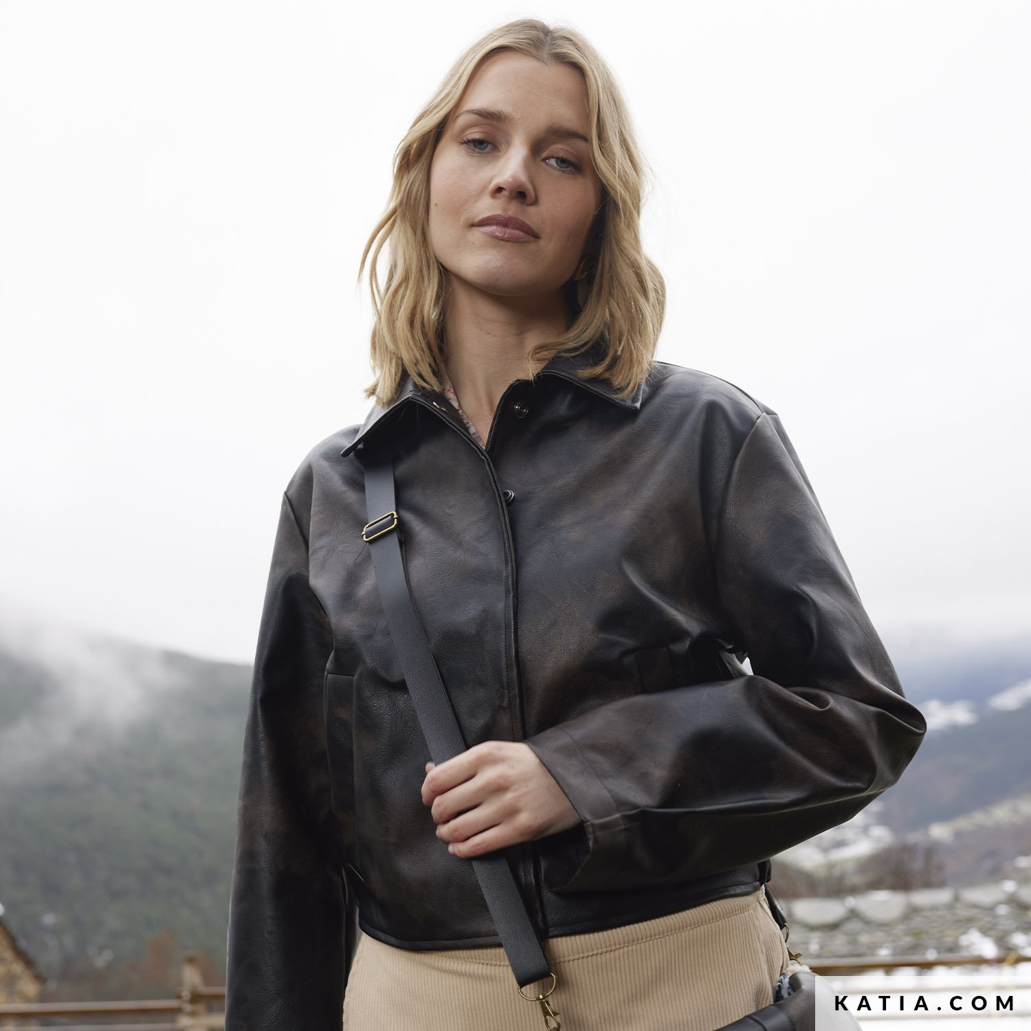 Chester Black Coffee vegan leather fabric - | Katia.com
