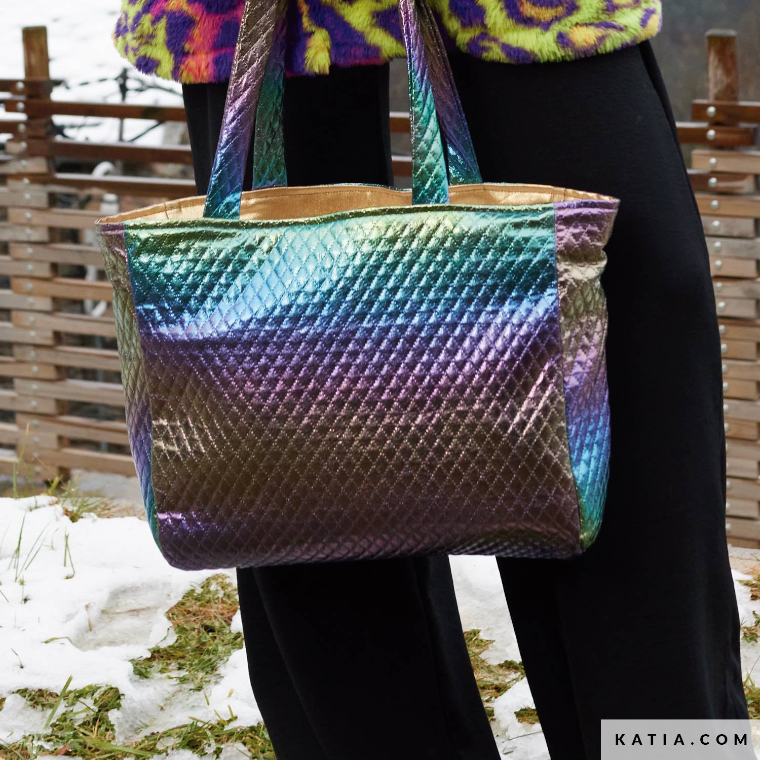 Purple holographic polyester fabric - Autumn / Winter | Katia.com