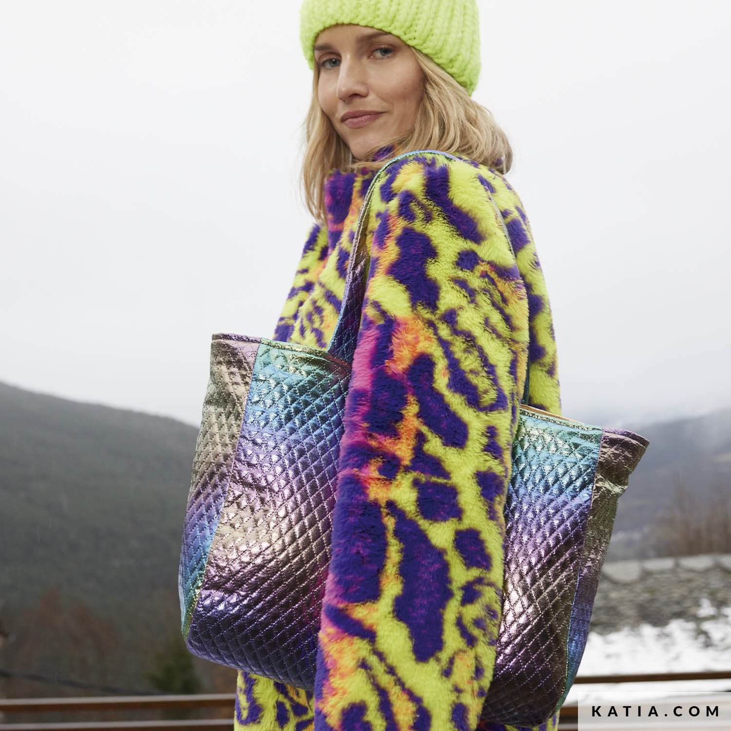 Purple holographic polyester fabric - Autumn / Winter | Katia.com