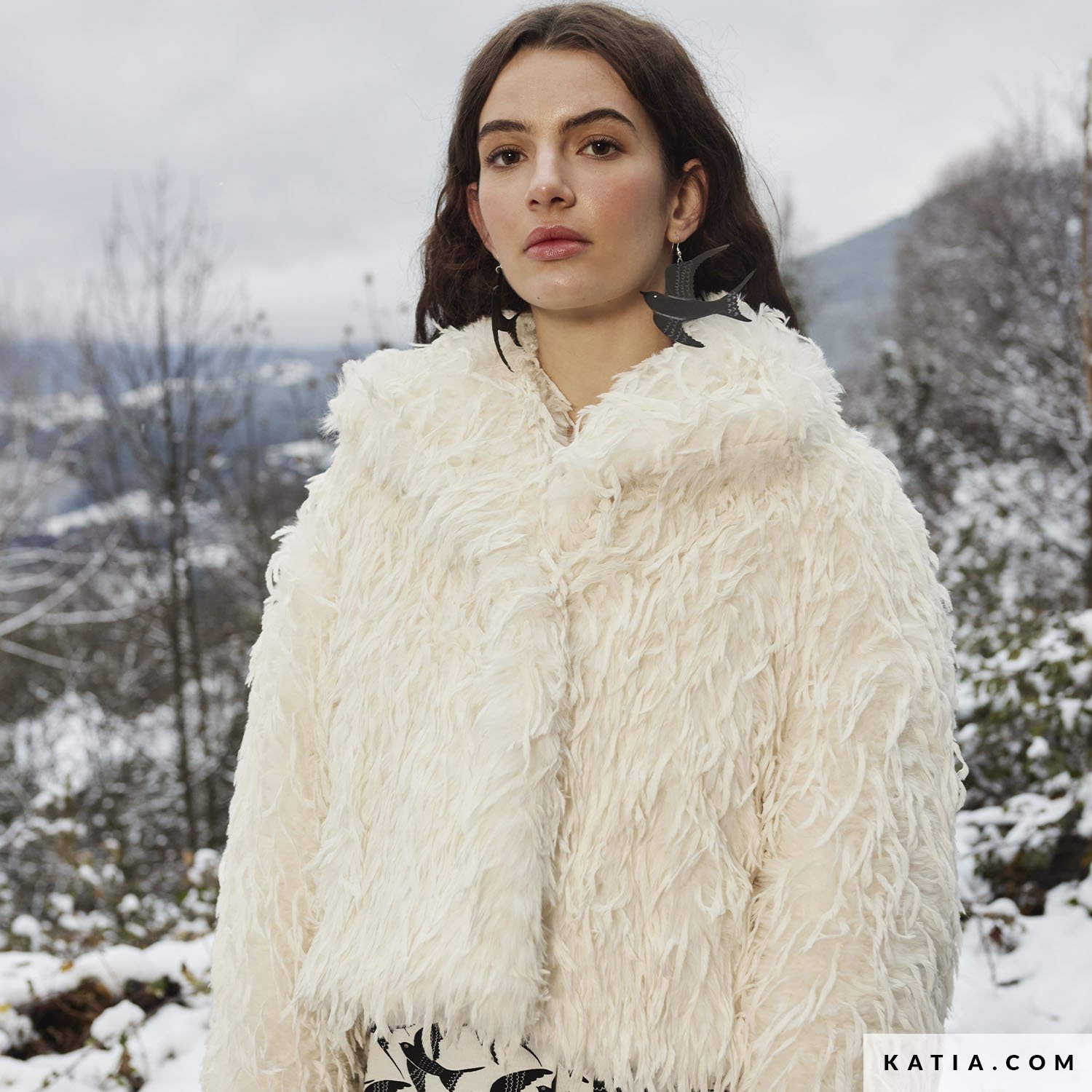 Ivory Feather Hair vegan faux fur fabric - Autumn / Winter | Katia.com