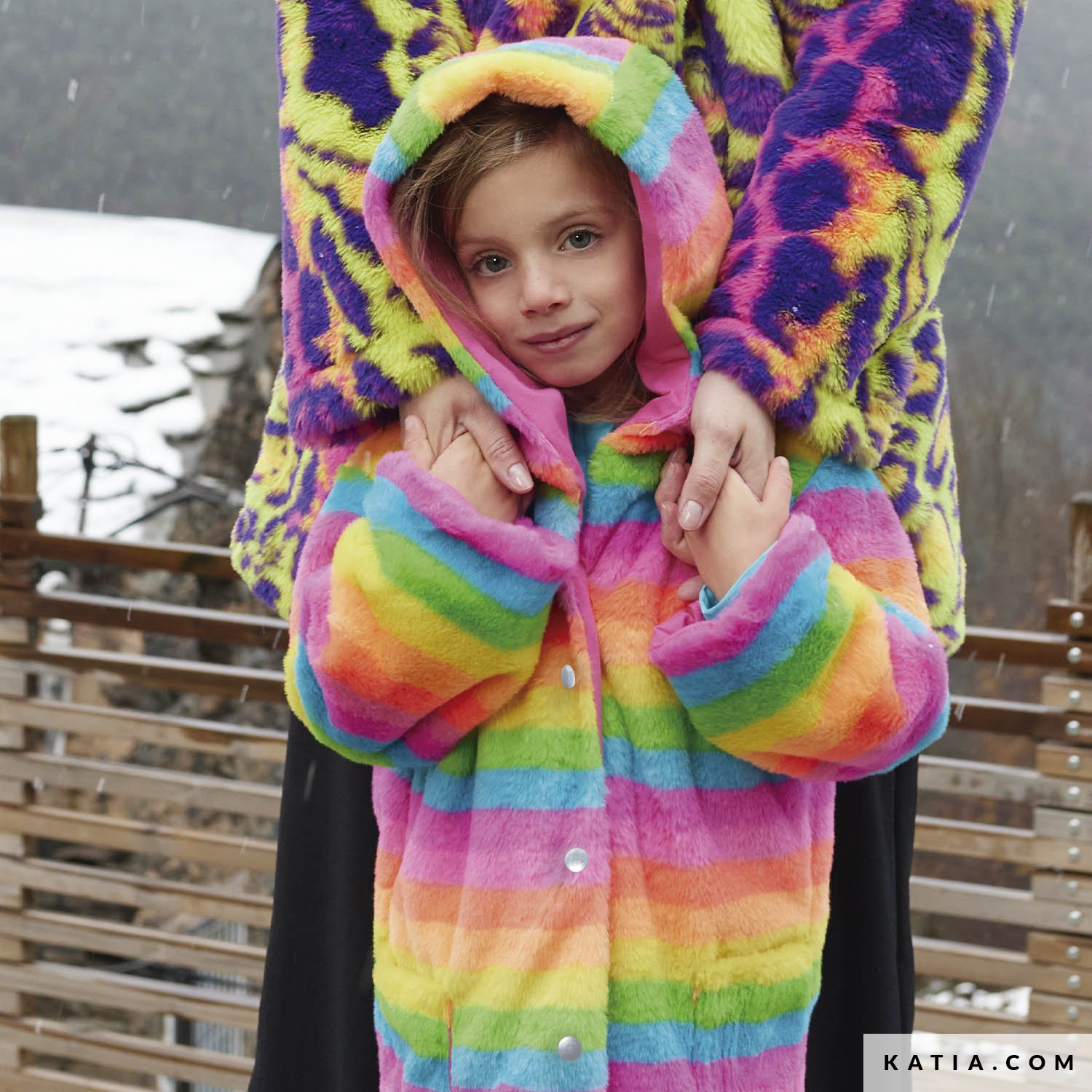 Rainbow fur polar fleece fabric - Autumn / Winter | Katia.com