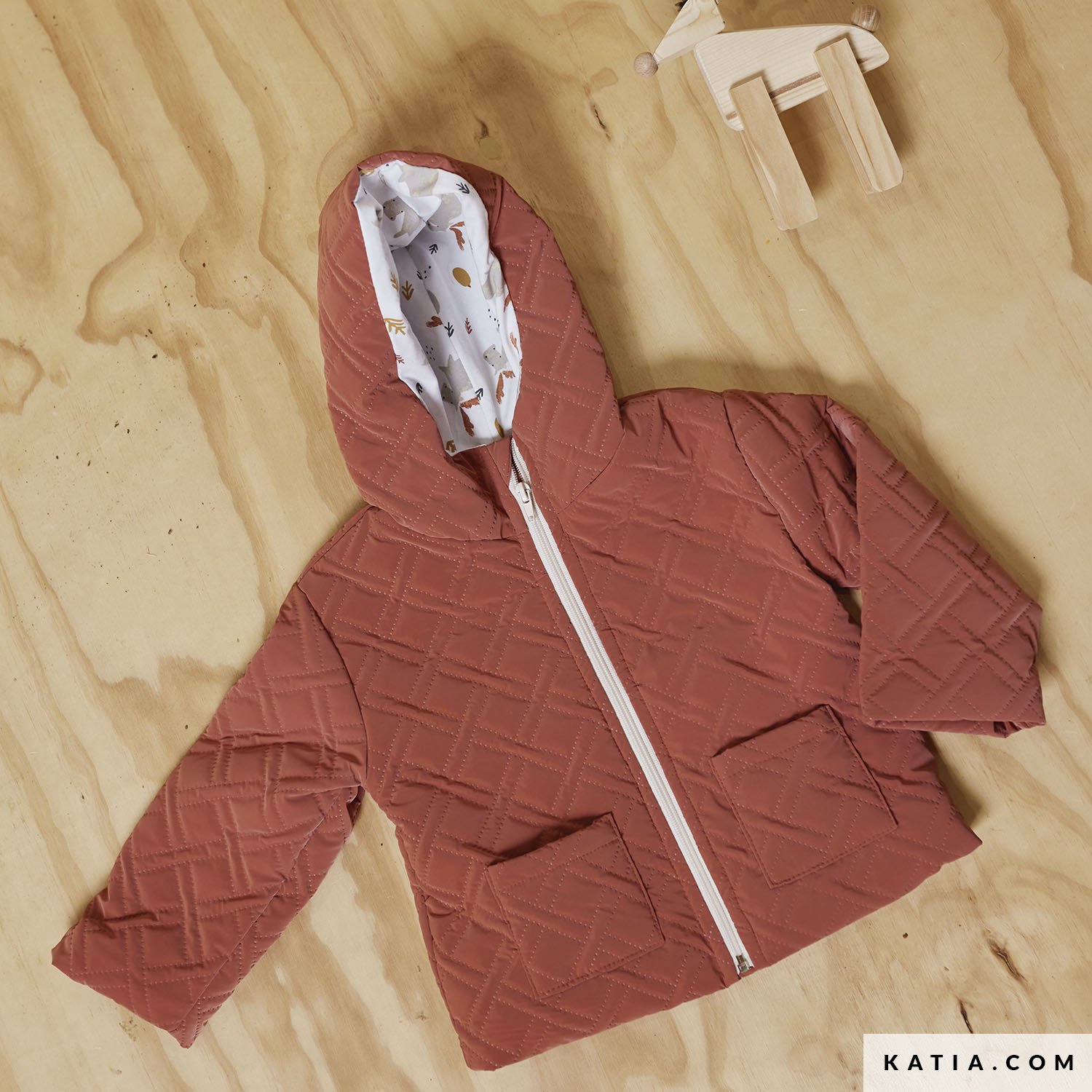 Rust Peachskin padded technical fabric - Autumn / Winter | Katia.com