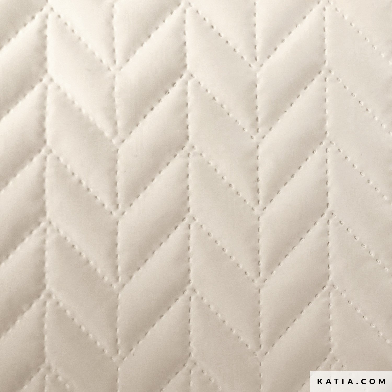 Sand Peachskin padded technical fabric - Autumn / Winter | Katia.com