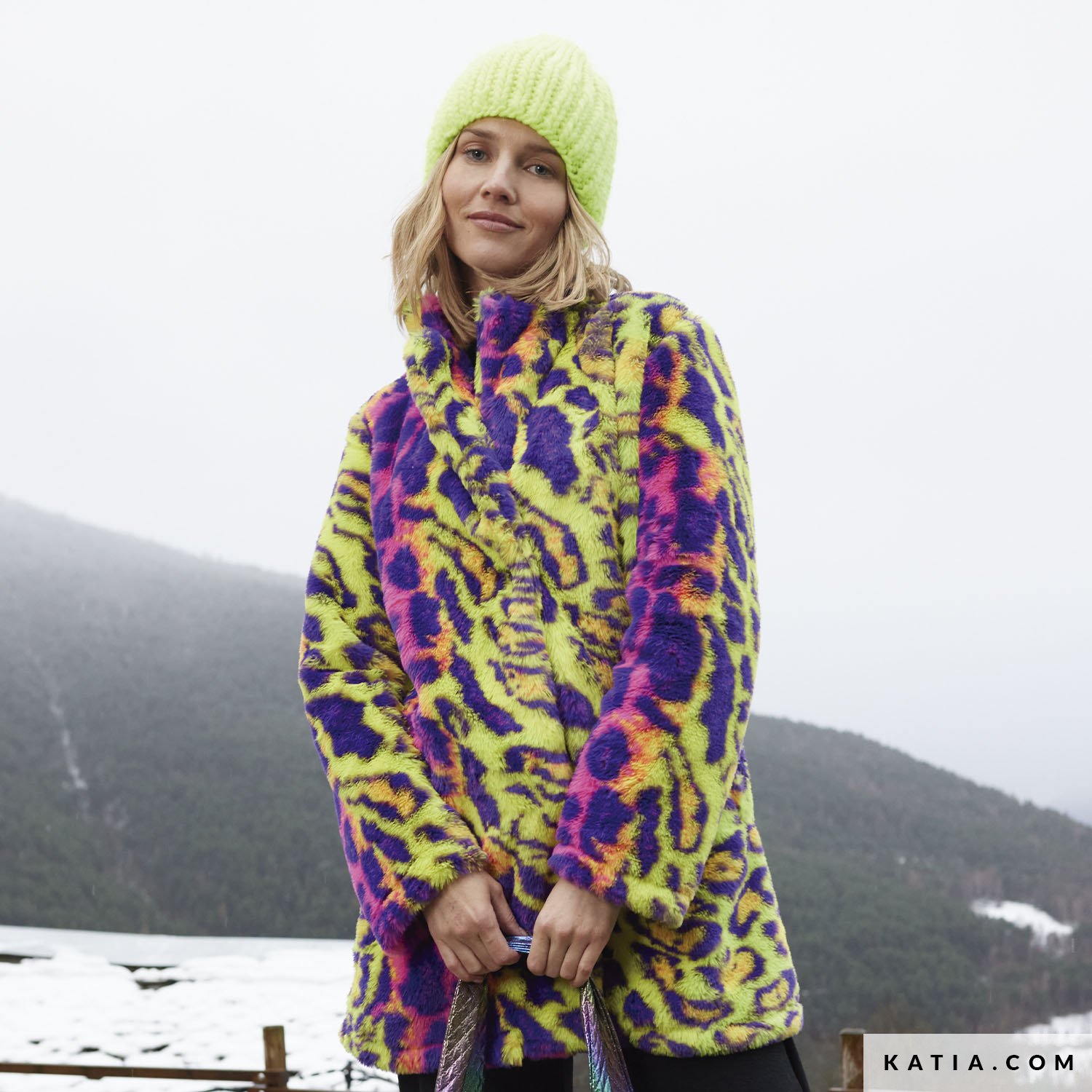 Neon animal print faux fur fabric - Autumn / Winter | Katia.com