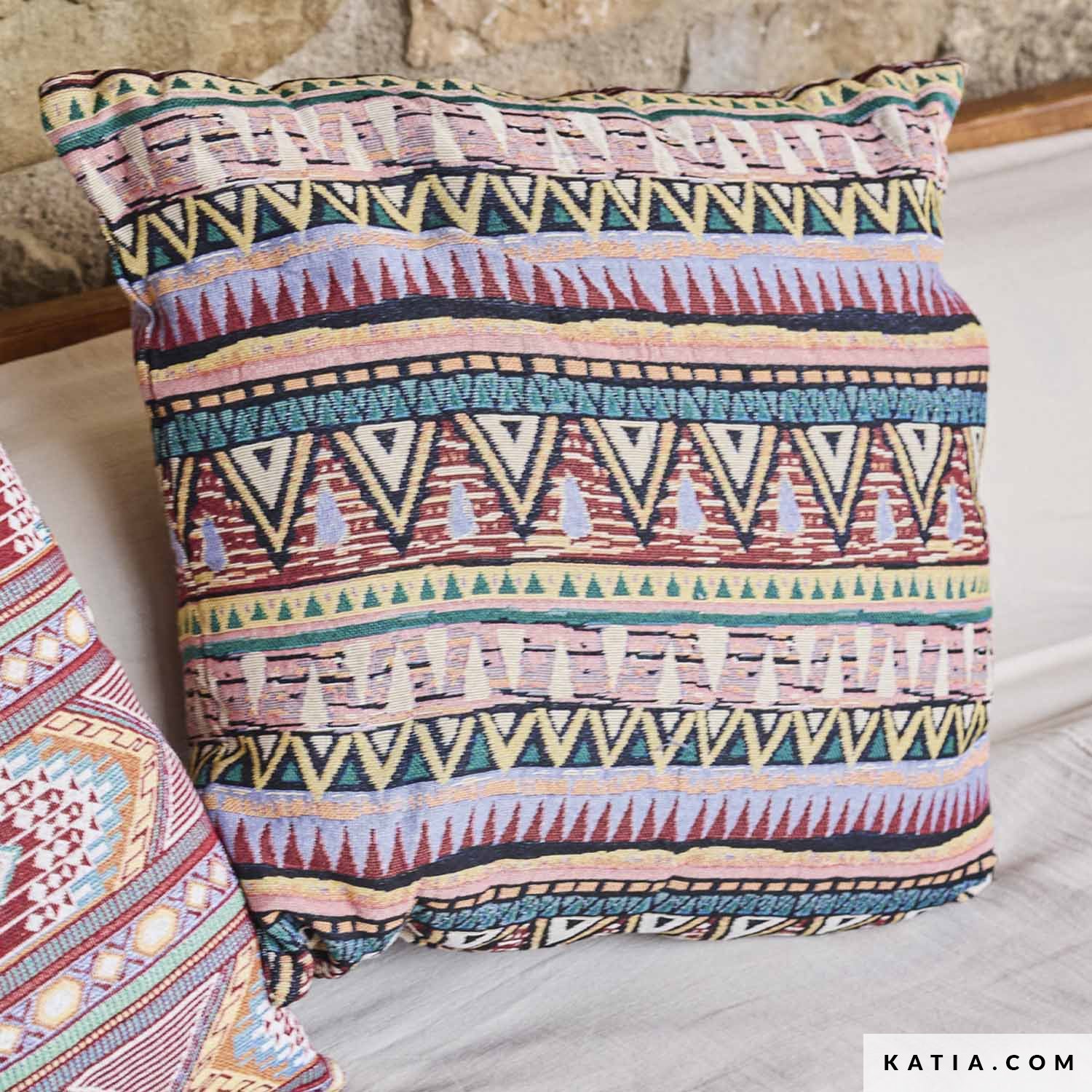 Nepalese tribal design jacquard fabric - Spring / Summer | Katia.com