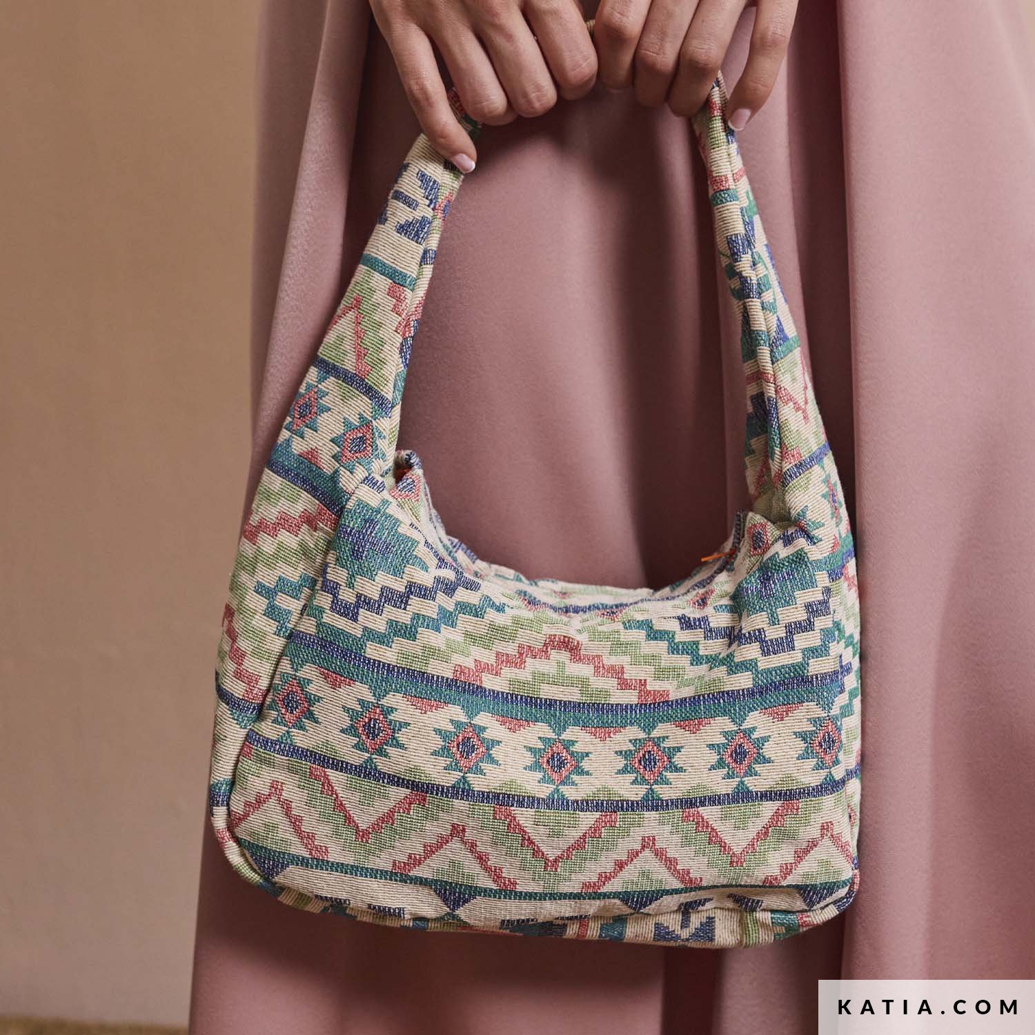 Tessuto jacquard con stampa etnica nei toni dell'acqua - Primavera ...