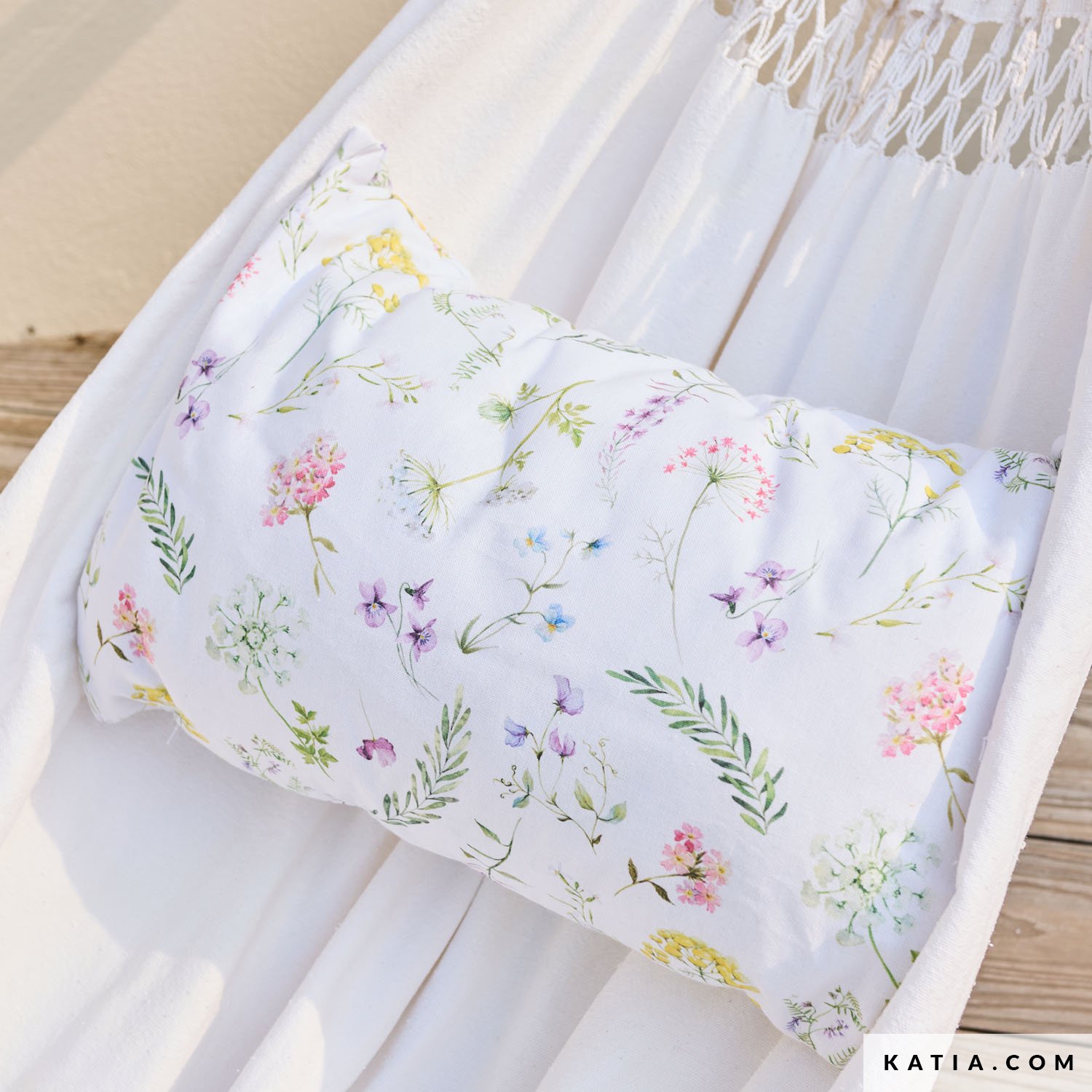 Dandelion 100% cotton Panama canvas fabric - Spring / Summer | Katia.com
